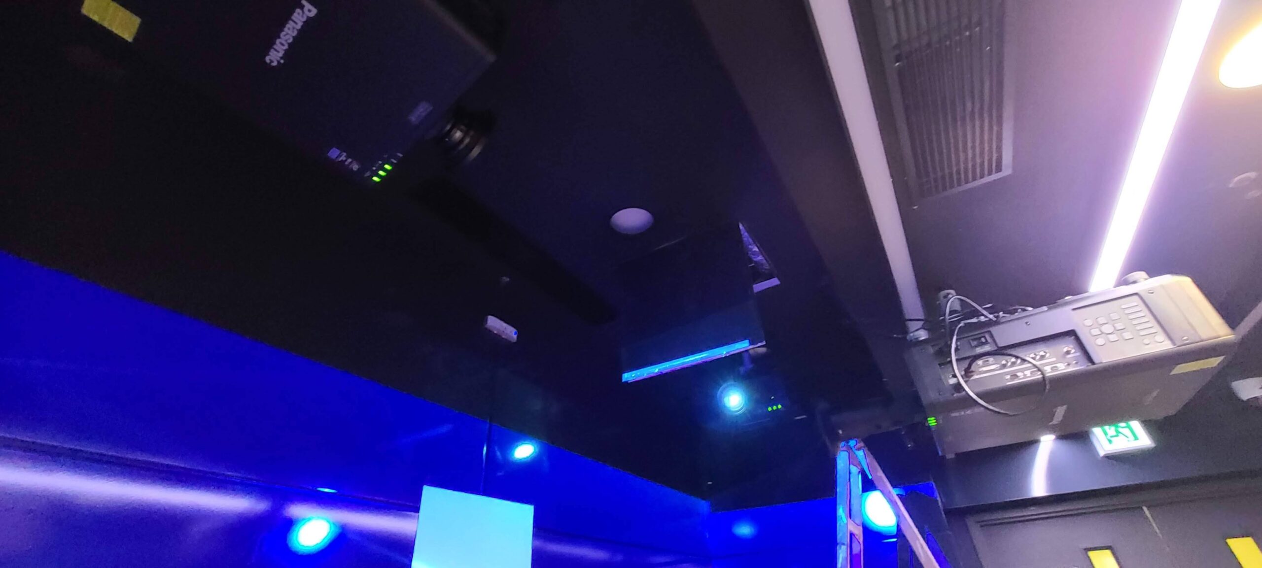 Projector Application - Large Screen Fusion Splicing Project | Enhance ...